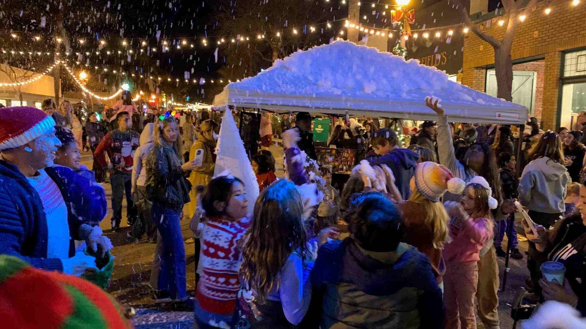 Downtown Ventura Holiday Tree Lighting Ceremony - Ventura Breeze
